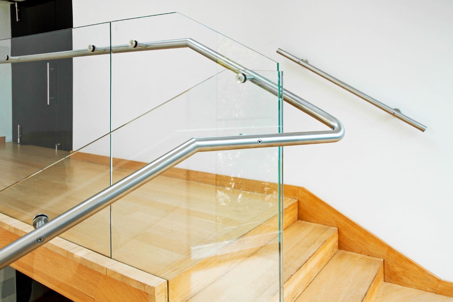 Oak and Glass Staircase Balustrades - SMART Balustrades